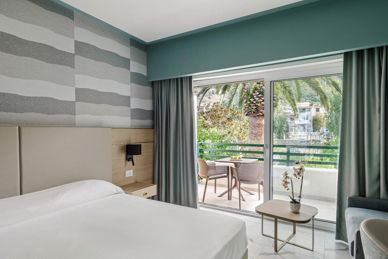 DER Touristik Hotels & Resorts - DERTOUR Hotels & Resorts GmbH - Köln